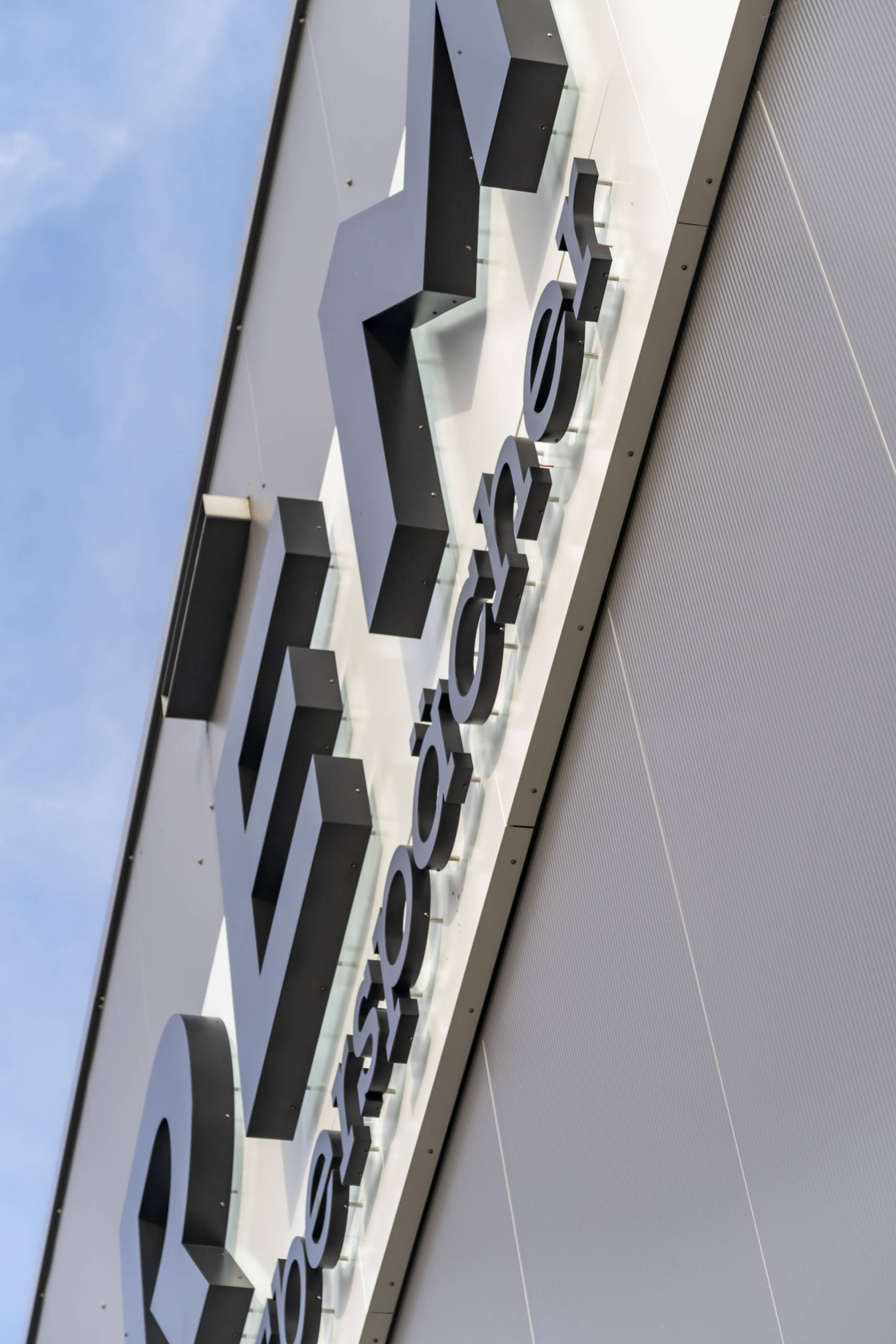 PUREM by Eberspächer: Wir begleiten neue Marke im Wayfinding ...